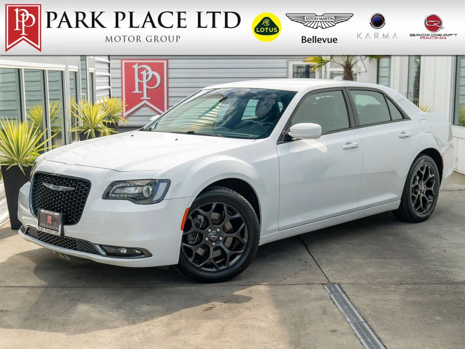 2019 Chrysler 300 | duPont REGISTRY