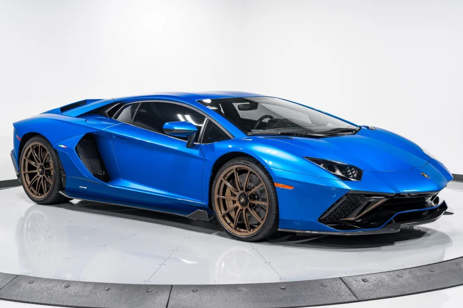 Blue Lamborghini Reventon Wallpaper