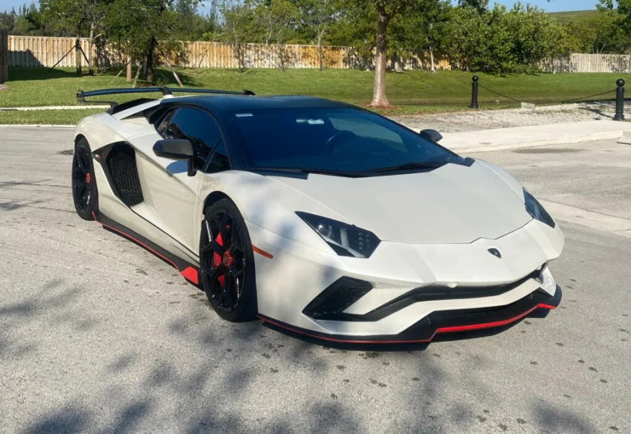 2017 Lamborghini Aventador SVJ | duPont REGISTRY