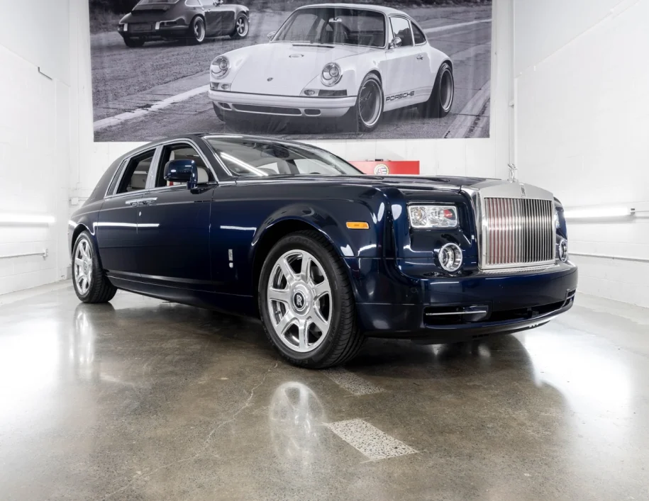 2011 Rolls-Royce Phantom | duPont REGISTRY