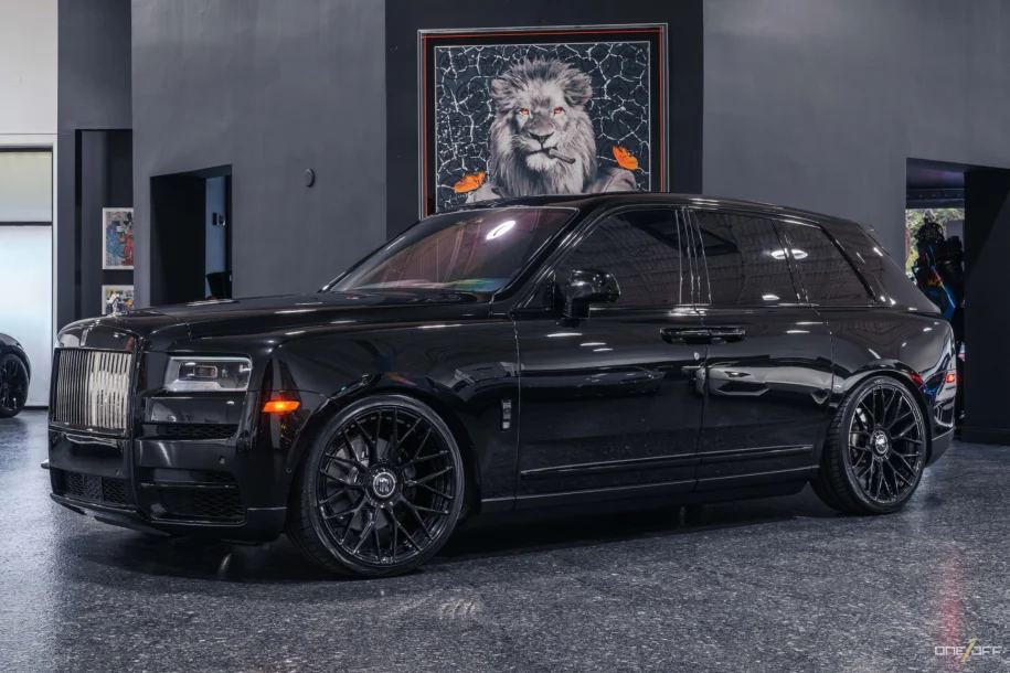 2020 Rolls-Royce Cullinan | duPont REGISTRY