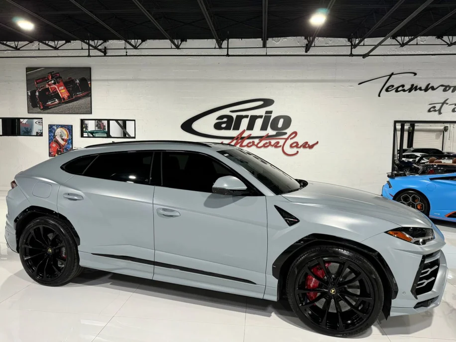 2021 Lamborghini Urus | duPont REGISTRY