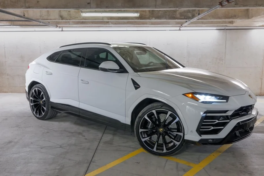 2021 Lamborghini Urus | duPont REGISTRY