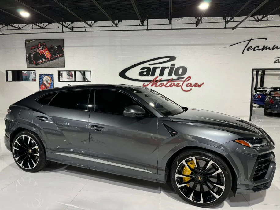 2019 Lamborghini Urus | duPont REGISTRY