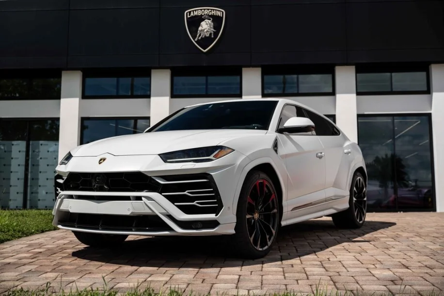 2022 Lamborghini Urus | duPont REGISTRY