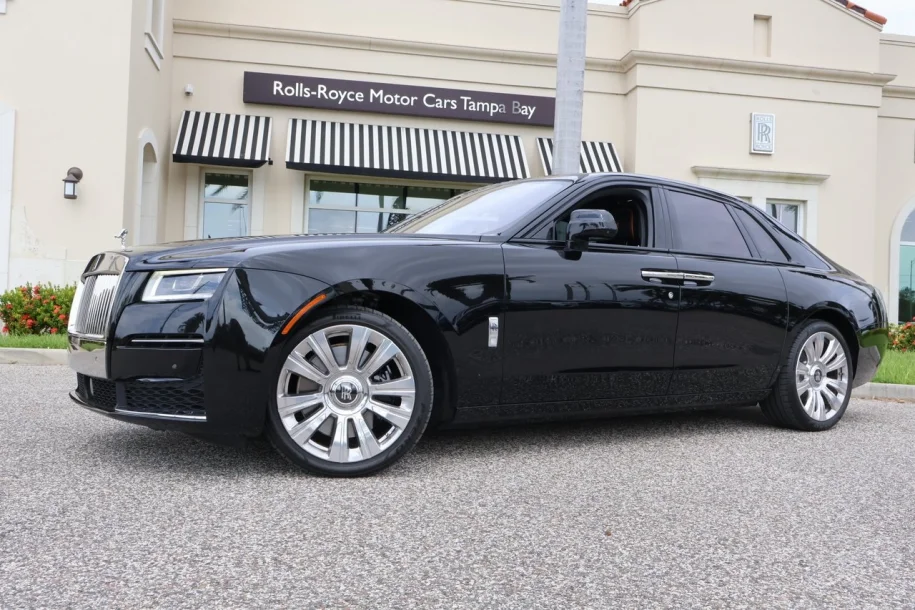 2023 Rolls-Royce Ghost | duPont REGISTRY