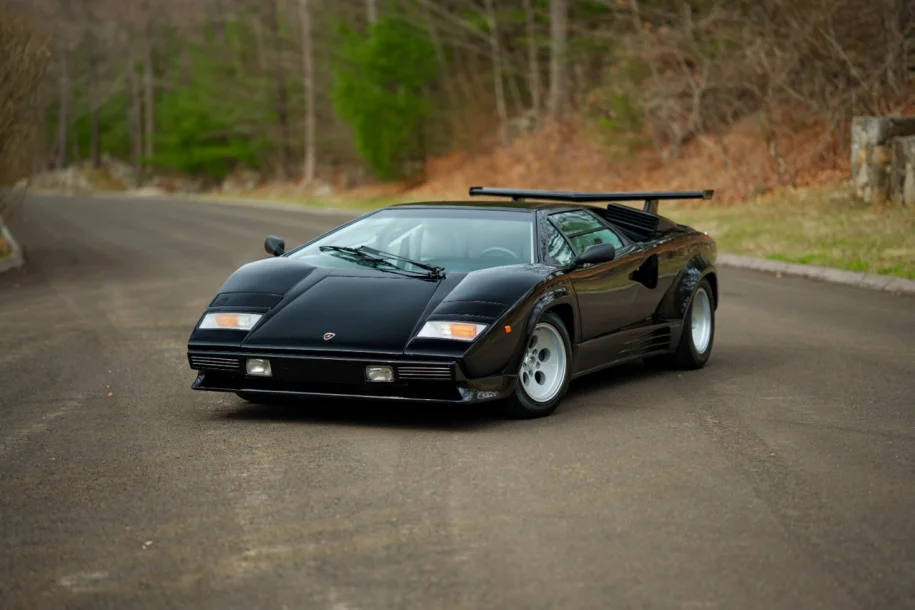 1988 Lamborghini Countach | duPont REGISTRY
