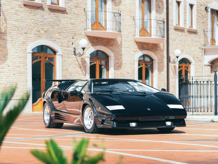 1989 Lamborghini Countach 25th Anniversary | duPont REGISTRY