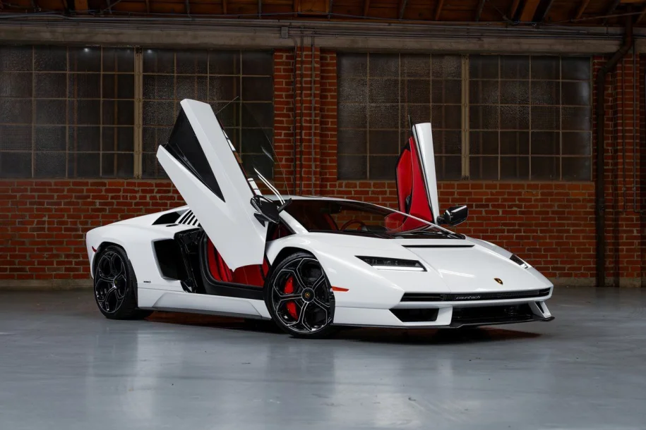 2022 Lamborghini Countach | duPont REGISTRY