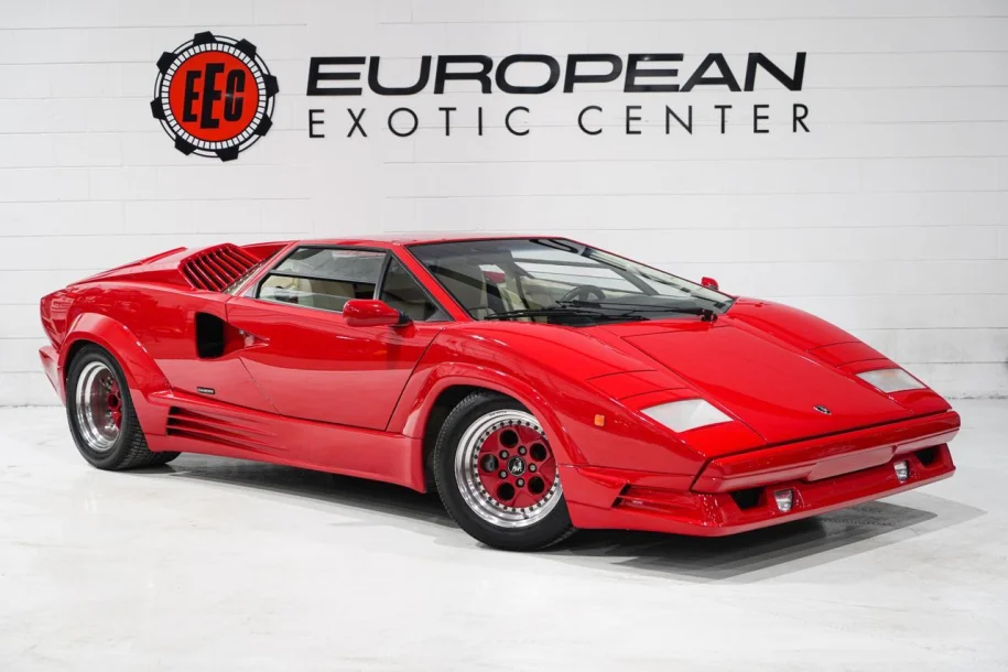 1989 Lamborghini Countach 25th Anniversary | duPont REGISTRY