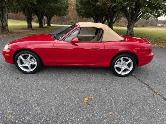 2002 Mazda MX-5 Miata | duPont REGISTRY